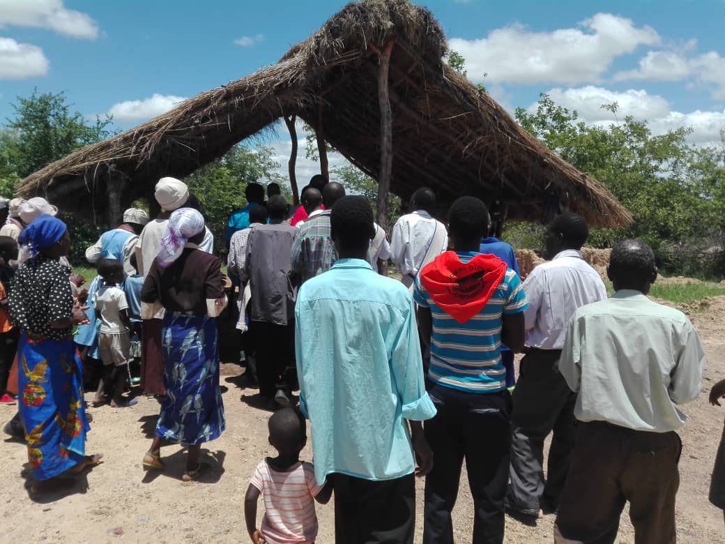 Primera Capilla de la comunidad "tonga" en Zimbabwe - Misioneros ...