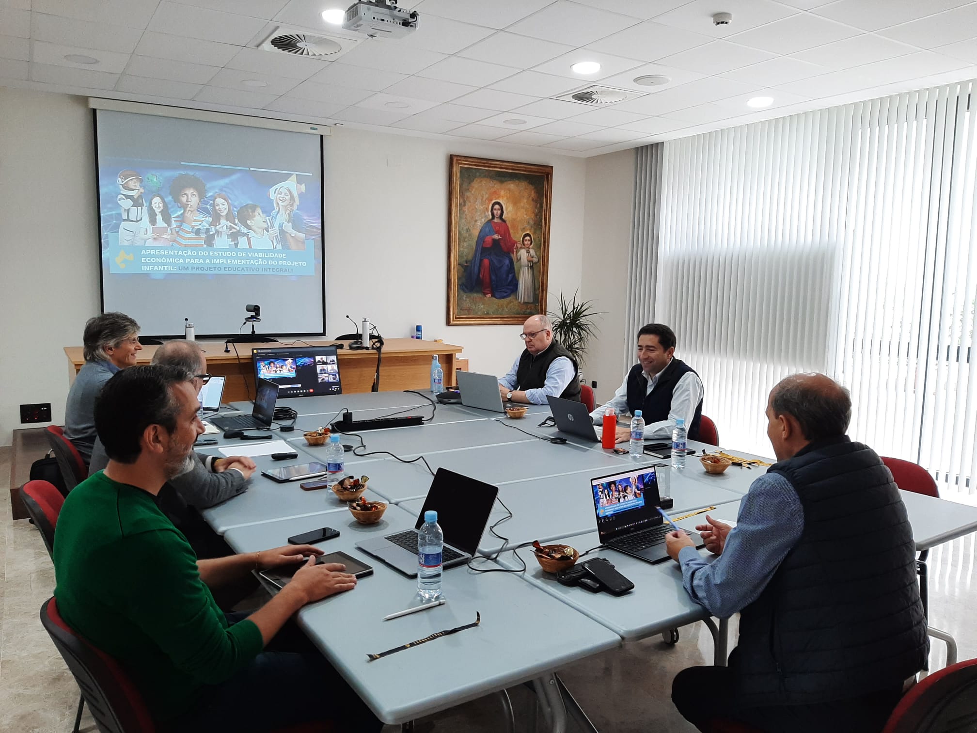 Reunión del Gobierno Provincial con los miembros y asesores del consejo ...